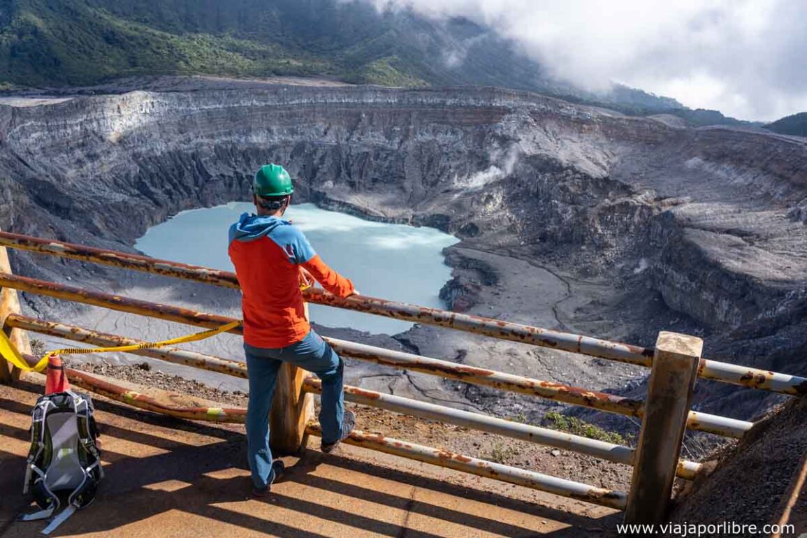 Visitar el Volcán Poas, un volcán activo en Costa Rica