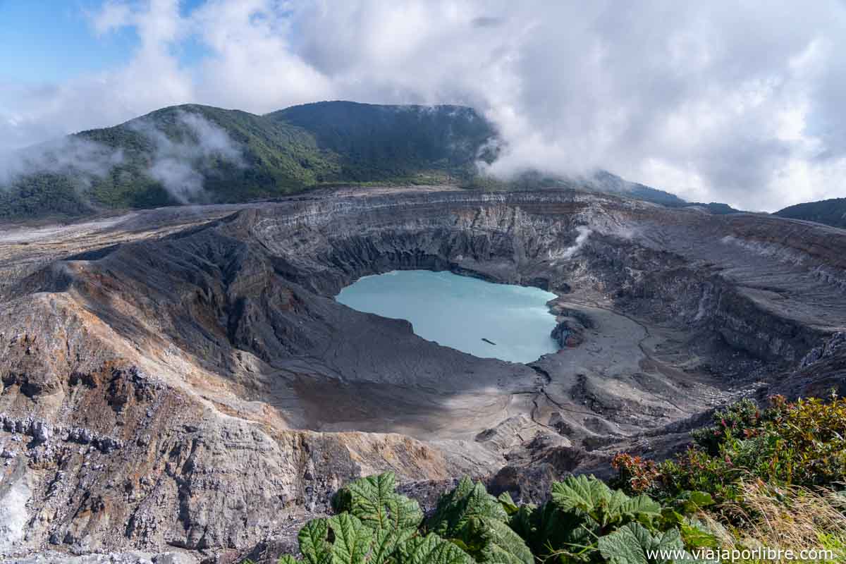 Visitar el Volcán Poas, un volcán activo en Costa Rica