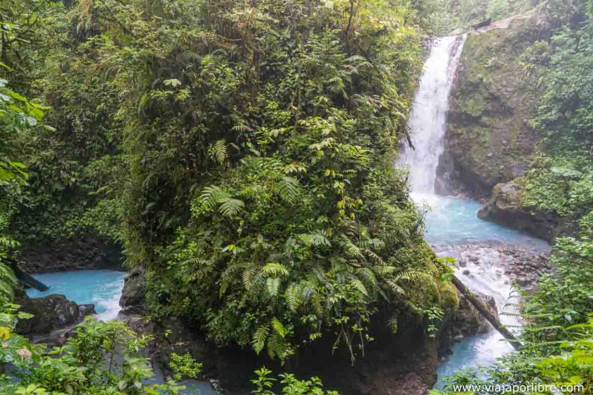 Ruta a las Blue Falls o cascadas azules de Costa Rica